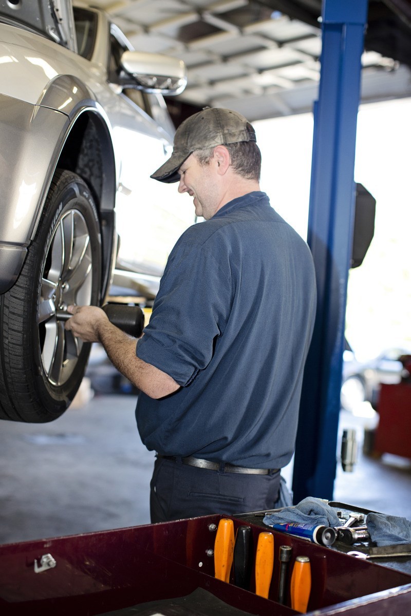 Shop Photo Gallery - Evergreen AutoWorks